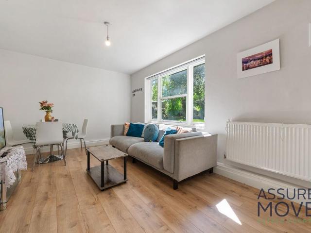 Grange Grove, William Lodge Grange. 3 bed apartment to rent £3,500 pcm £808 pw
