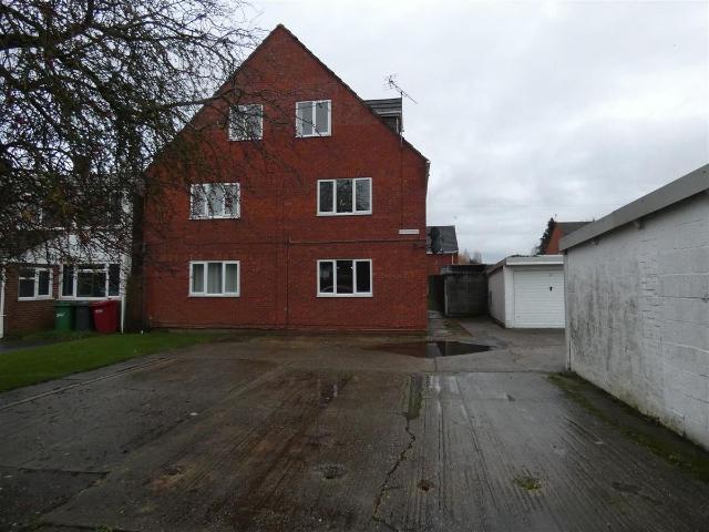 Grange House, Patricia Close, Cippenham SL1, 2 bed flat to rent, £1,350 pcm | PrimeLocation
