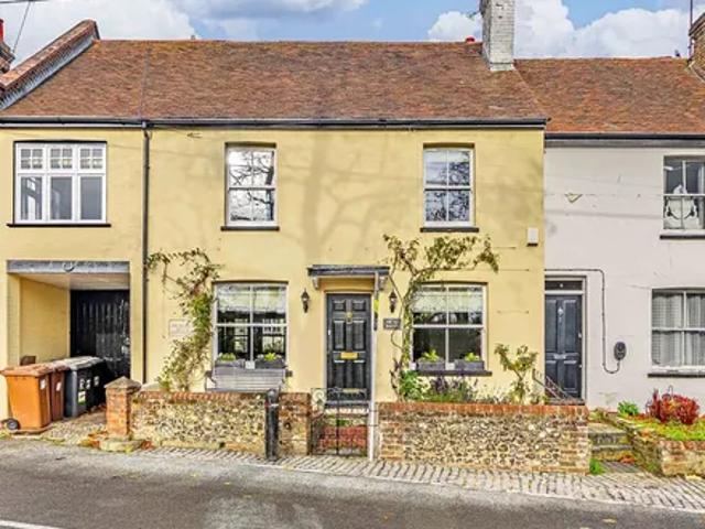 Grange Lane, Aldenham, WD25 8ER, United Kingdom | 4 bed townhouse for rent #165777802 | Rentberry