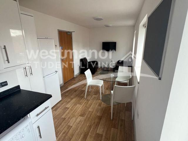 Grange Lane, Leicester LE2 3 bed apartment to rent £1,794 pcm £414 pw