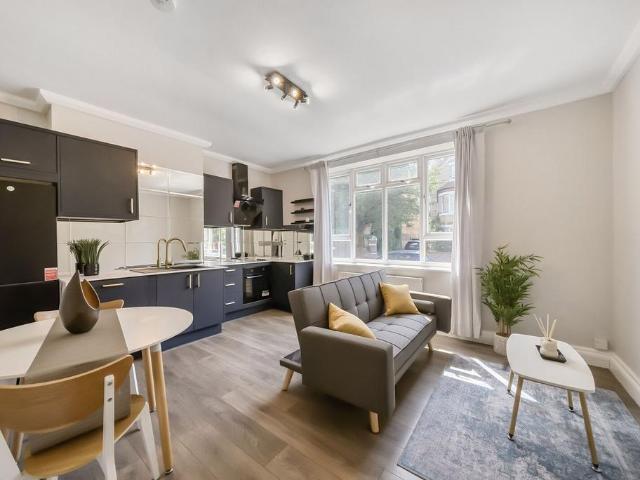 Grange Park, Ealing, London, W5 2 bed flat to rent £2,300 pcm £531 pw