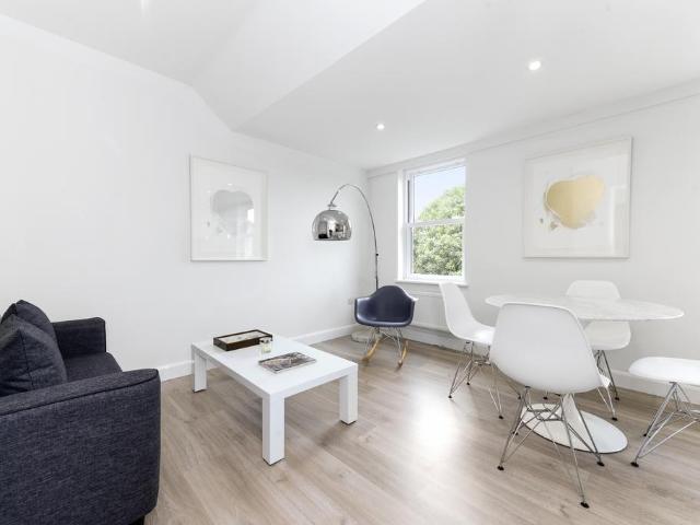Grange Park, London, W5 2 bed flat to rent £2,000 pcm £462 pw