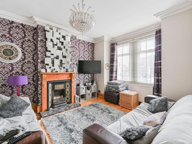 Grange Park Road, Thornton Heath CR7, 2 bed flat to rent, £1,750 pcm | PrimeLocation