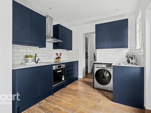 Grange Park Road, THORNTON HEATH 3 bed terraced house to rent £2,700 pcm £623 pw