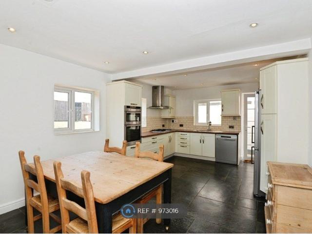 Grange Road, Berkshire SL6, 3 bed detached house to rent, £3,250 pcm | PrimeLocation