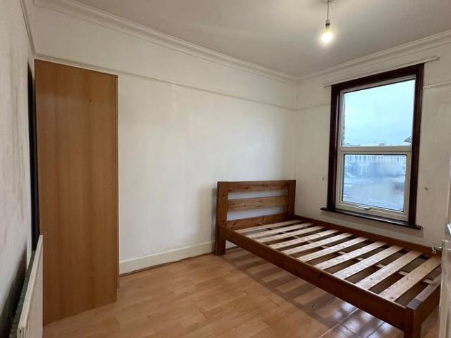 Grange Road, Ilford IG1, 1 bed flat to rent, £1,350 pcm | PrimeLocation