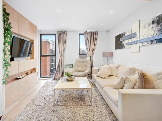 Grange Road, London 1 bed flat to rent £3,000 pcm £692 pw