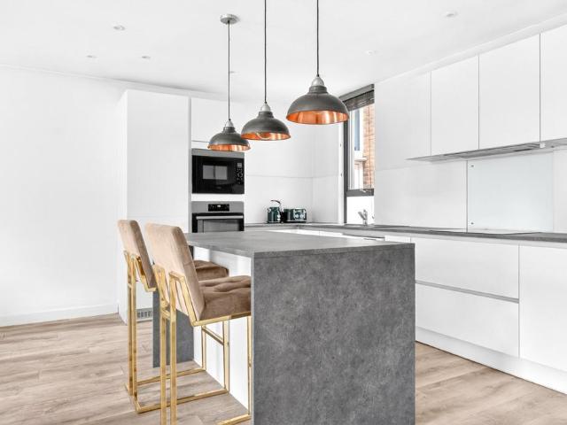 Grange Road, London 1 bed flat to rent £3,000 pcm £692 pw