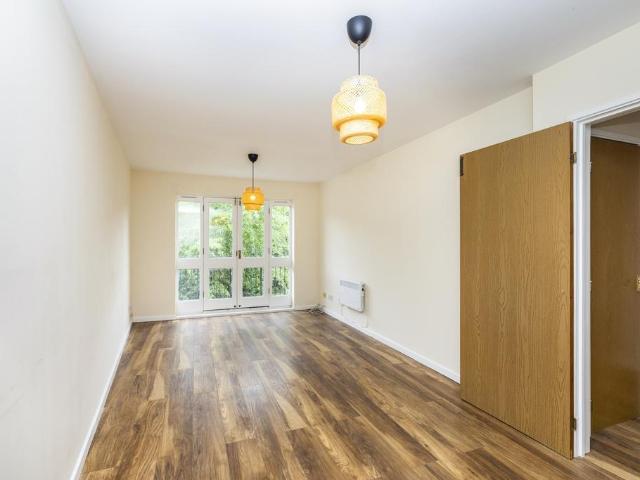 Grange Road London SE1 2 bed flat to rent £2,100 pcm £485 pw
