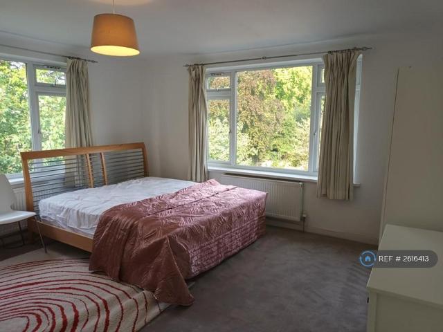 Grange Road, London, W5 4 bed flat to rent £3,780 pcm £872 pw