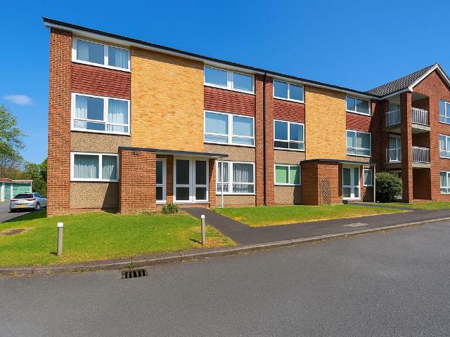 Grange Road, Sutton SM2, 2 bed flat to rent, £2,100 pcm | PrimeLocation