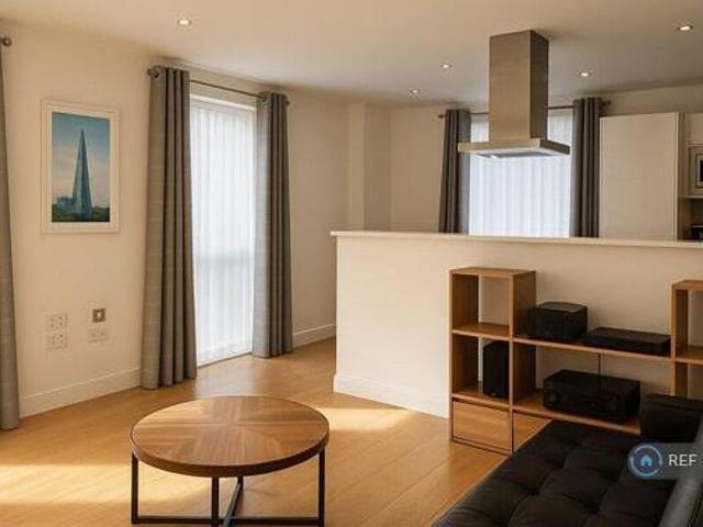 Grange Walk, London, 2 Bedroom Flat