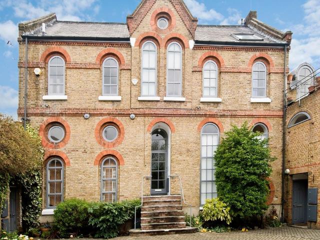 Grange Walk Mews, Bermondsey SE1, 2 bed maisonette to rent, £2,492 pcm | PrimeLocation
