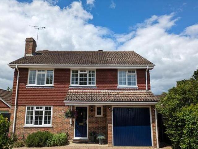 Grangely Close, Reading, 4 Bedroom Detached