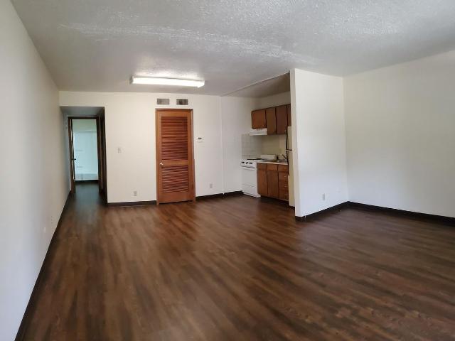 Grand Terrace Apartments 2 Bedroom Apartment for Rent at 2917 Grand Ave, Des Moines, IA 50312