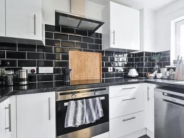 Grand Union Canal towpath, London, W9 2BW, United Kingdom | 2 bed apartment for rent #140656393 | Rentberry