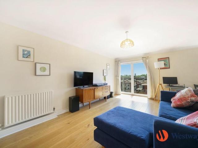 Grand Union Close, Westbourne Park W9 2 bed flat to rent £2,650 pcm £612 pw