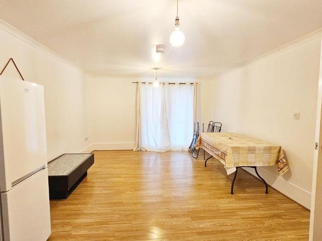 GRAND UNION HEIGHTS, NORTHWICK ROAD 1 bed flat to rent £1,650 pcm £381 pw