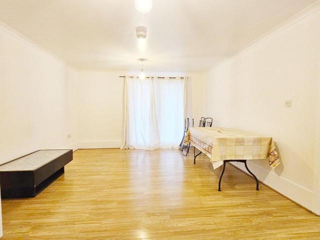GRAND UNION HEIGHTS, NORTHWICK ROAD 1 bed flat to rent £1,700 pcm £392 pw