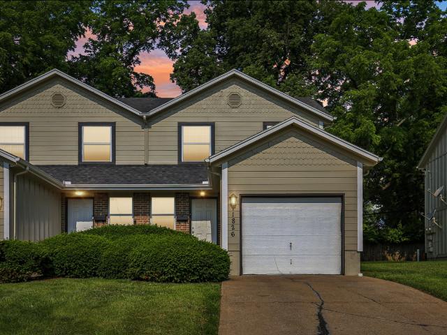 Grand Vue Townhomes 3 Bedroom Home for Rent at 11720 Newton Ave, Kansas City, MO 64134 Crossgates