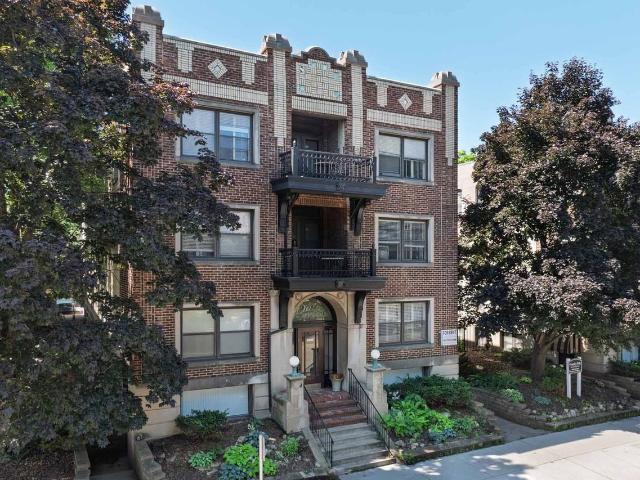 Grand and Dale Apartments Studio Apartment for Rent at 628 Grand Ave, St. Paul, MN 55105 Summit Hill