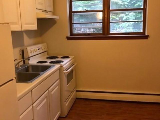 Grand Ave apartment 2 Bedroom Apartment for Rent at 407 Grand Ave, St. Paul, MN 55102 Summit Hill