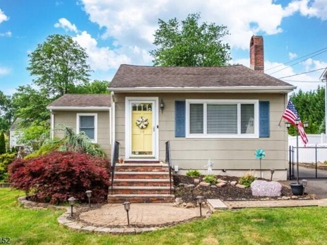 Grand Ave, Hanover Twp, Home For Sale