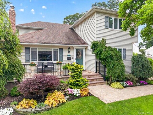 Grand Ave, Merrick, Home For Sale