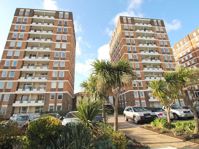 Grand Avenue, Hove BN3, 3 bed flat to rent, £2,500 pcm | PrimeLocation