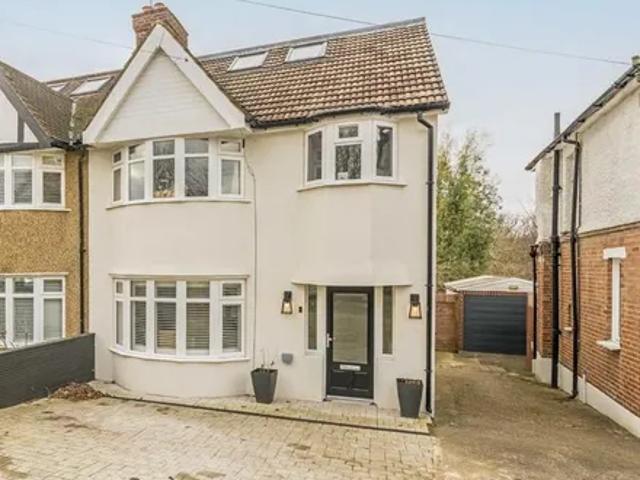 Grand Avenue, London, KT5 9JA, United Kingdom | 4 bed duplex for rent #138853446 | Rentberry