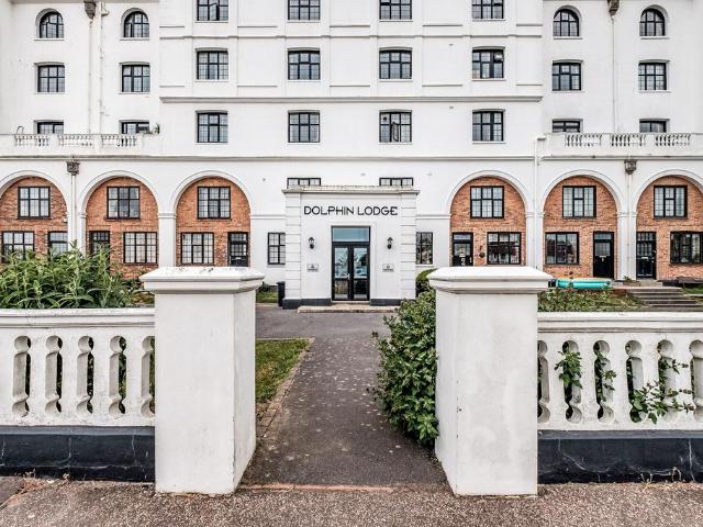 Grand Avenue, Worthing, BN11 1 bed flat to rent £1,195 pcm £276 pw