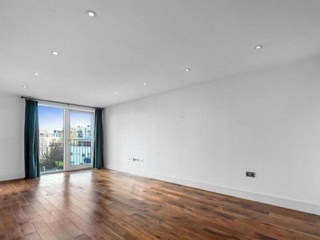 Grand Canal Apartments, De Beauvoir Crescent, 2 Bedroom Apartment