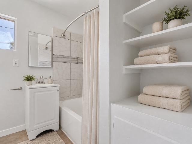 Grand Center 1 Bedroom Apartment for Rent at 203 W 3rd Ave, Escondido, CA 92025 Central Escondido