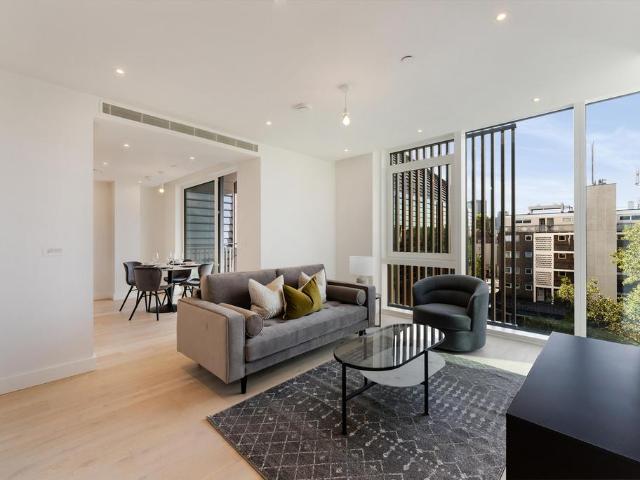 Grand Central Apartment, Brill Place. 1 bed flat to rent £3,358 pcm £775 pw