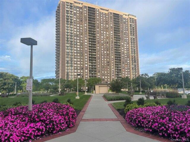 Grand Central Pkwy Apt B, Floral Park, Property For Sale