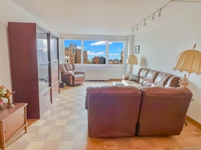 Grand Central Pkwy Unit A, Forest Hills, Property For Sale