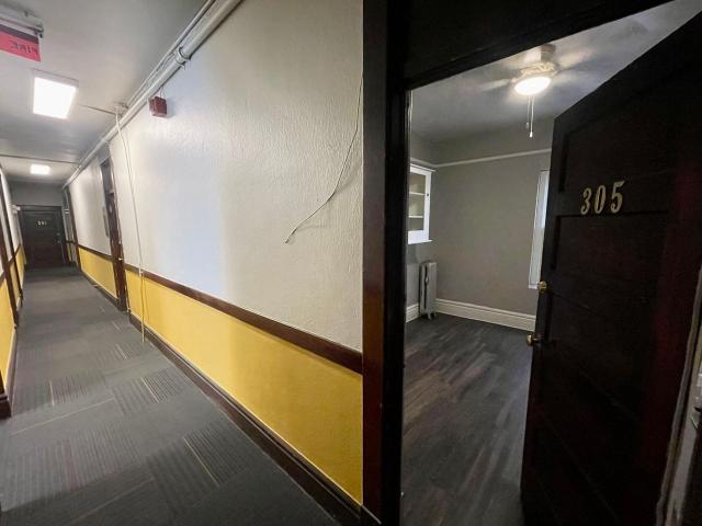 Grand Coulee Building Studio Apartment for Rent at 106 S Cedar St, Spokane, WA 99201 Riverside
