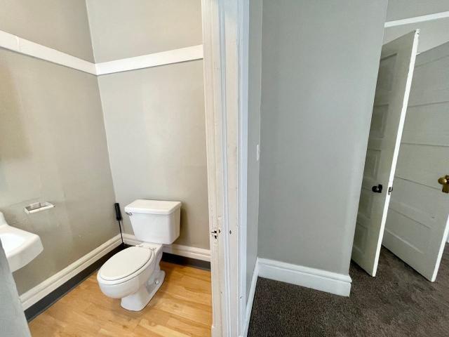 Grand Coulee Building Studio Apartment for Rent at 106 S Cedar St, Spokane, WA 99201 Riverside