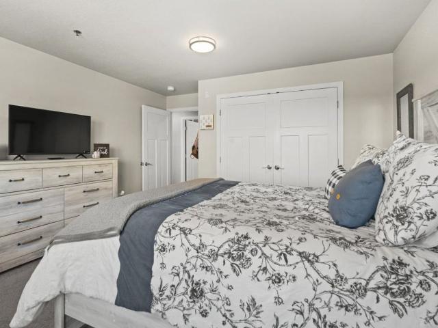 Grand Crossing 1 Bedroom Apartment for Rent at 45 W Jefferson St, Waterloo, IA 50701 Downtown Waterloo