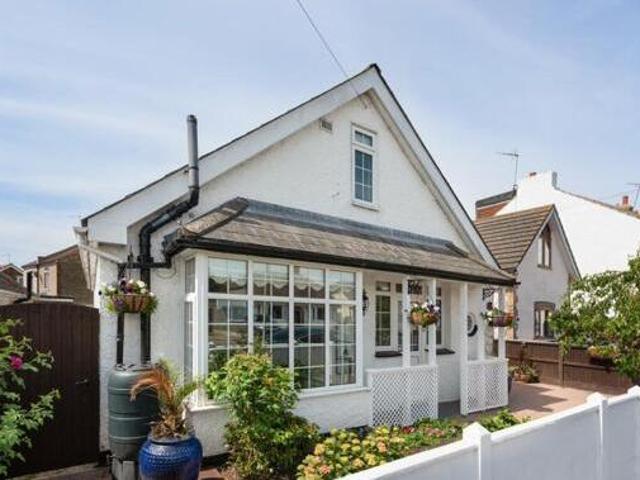 Grand Drive, Herne Bay, 4 Bedroom Chalet