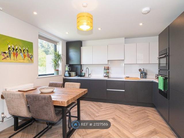 Grand Drive, London SW20, 1 bed flat to rent, £1,800 pcm | PrimeLocation