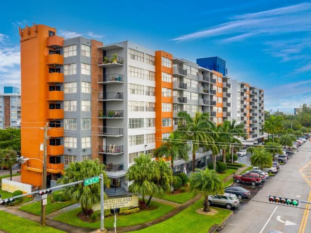 Grand Island Square 1 Bedroom Apartment for Rent at 1551 Ne 167th St, North Miami Beach, FL 33162 Fulford Bythe Sea