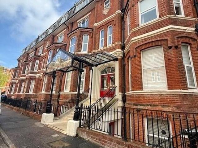 Grand Marine Court, BH2 2 bed flat to rent £1,450 pcm £335 pw