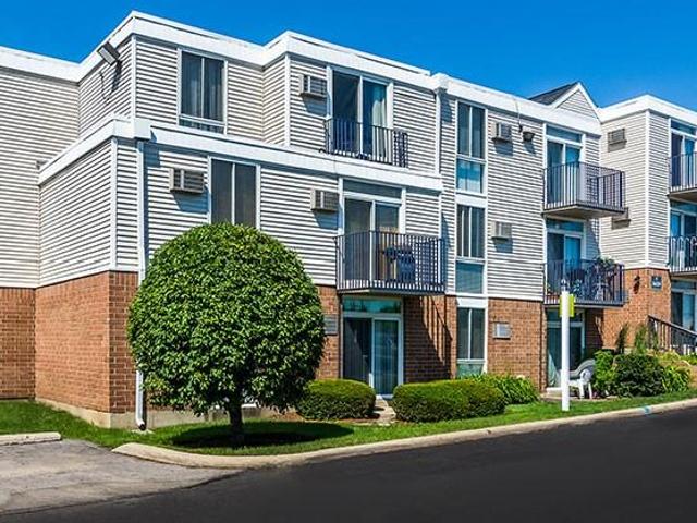 Grand Oaks 2 Bedroom Apartment for Rent at 36090 N Grand Oaks Ct, Gurnee, IL 60031