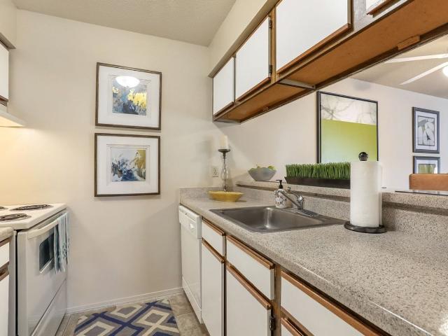 Grand Palms 2 Bedroom Apartment for Rent at 1402 N Causeway Blvd, Mandeville, LA 70471