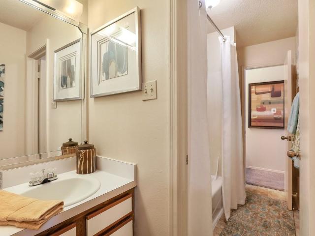 Grand Palms 2 Bedroom Apartment for Rent at 1402 N Causeway Blvd, Mandeville, LA 70471