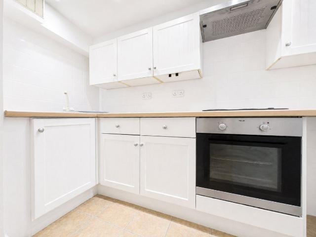 Grand Parade, Brighton, East Sussex BN2, 2 bed flat to rent, £1,400 pcm | PrimeLocation