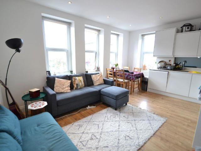 Grand Parade, Green Lanes N4, 1 bed flat to rent, £1,900 pcm | PrimeLocation