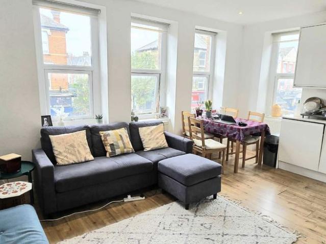 Grand Parade, London N4, 1 bed flat to rent, £1,900 pcm | PrimeLocation