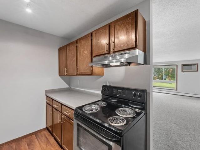 Grand Pre East 1 Bedroom Apartment for Rent at 215 County Road B2 E, Roseville, MN 55117 Roseville